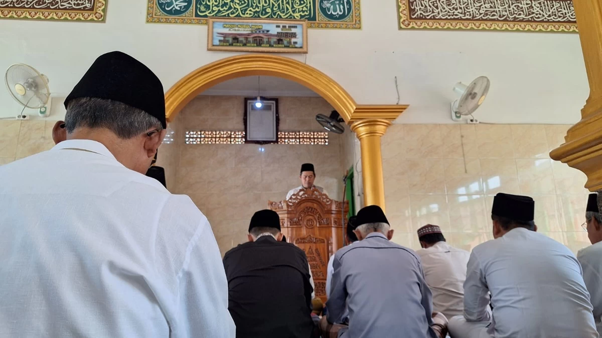 Anjuran Nabi agar Khatib Jumat Tidak Berkhutbah Lama-lama