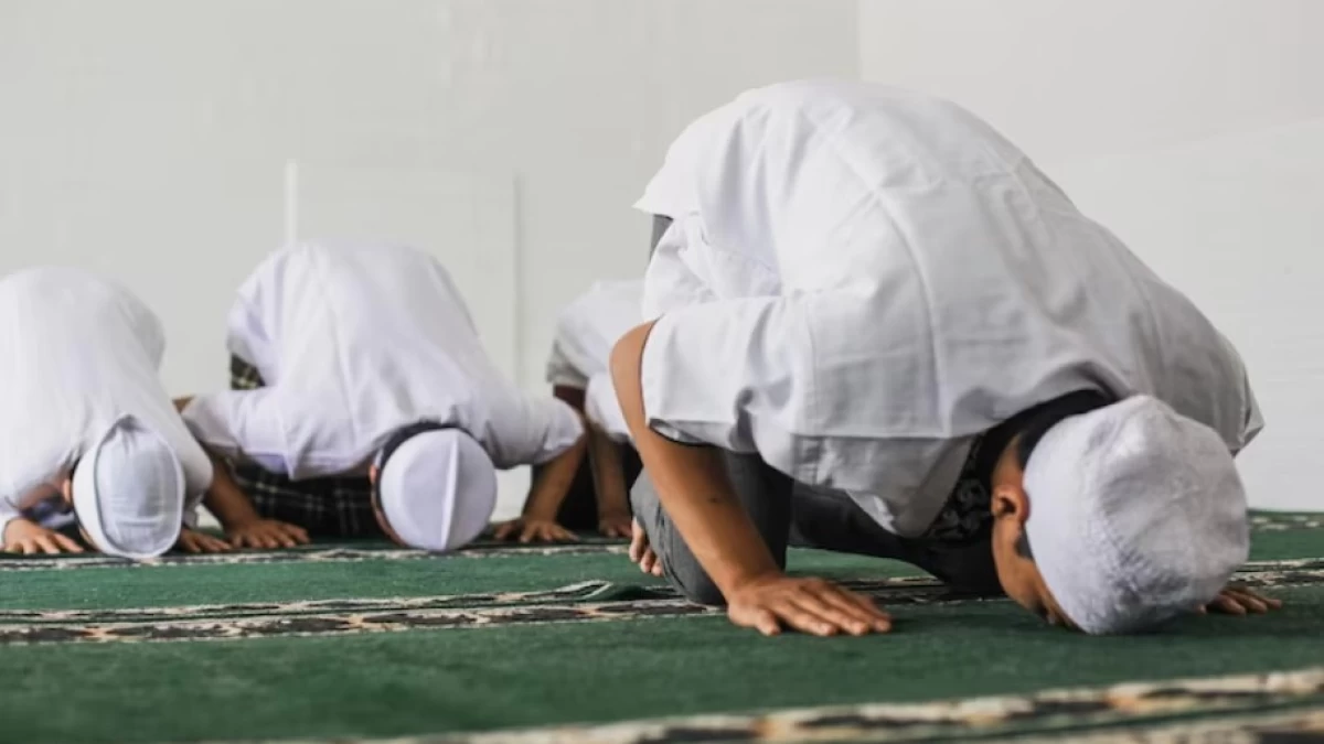 Khutbah Jumat Bahasa Jawa: Rajab, Wulane Perintah Sholat Limang Waktu
